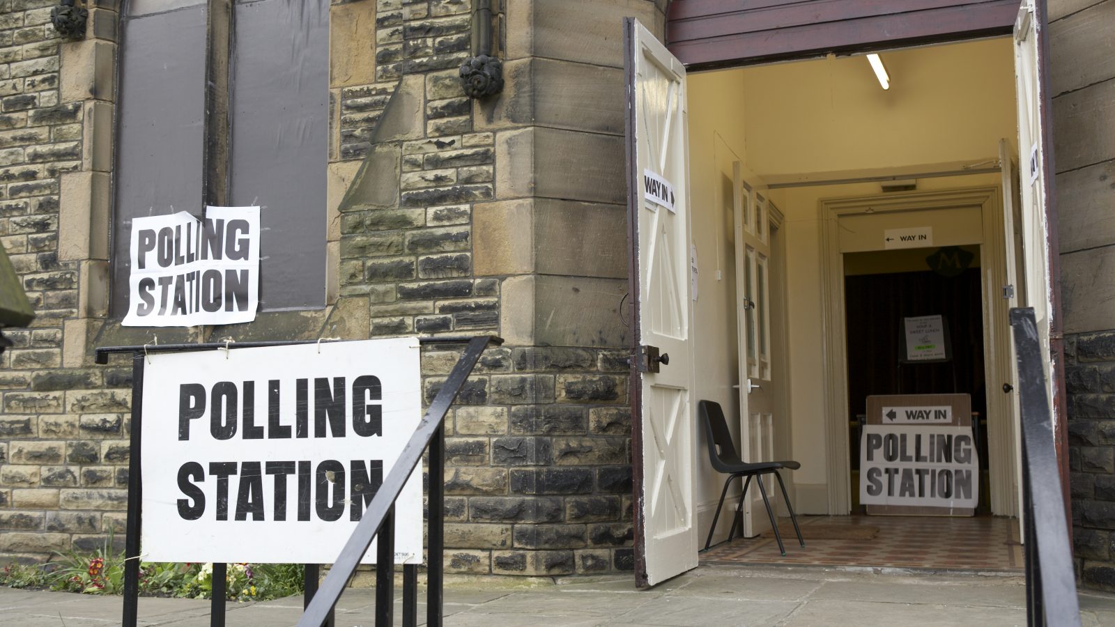 Labour plays down by-election hopes in 'super safe Tory' Mid Beds and ...