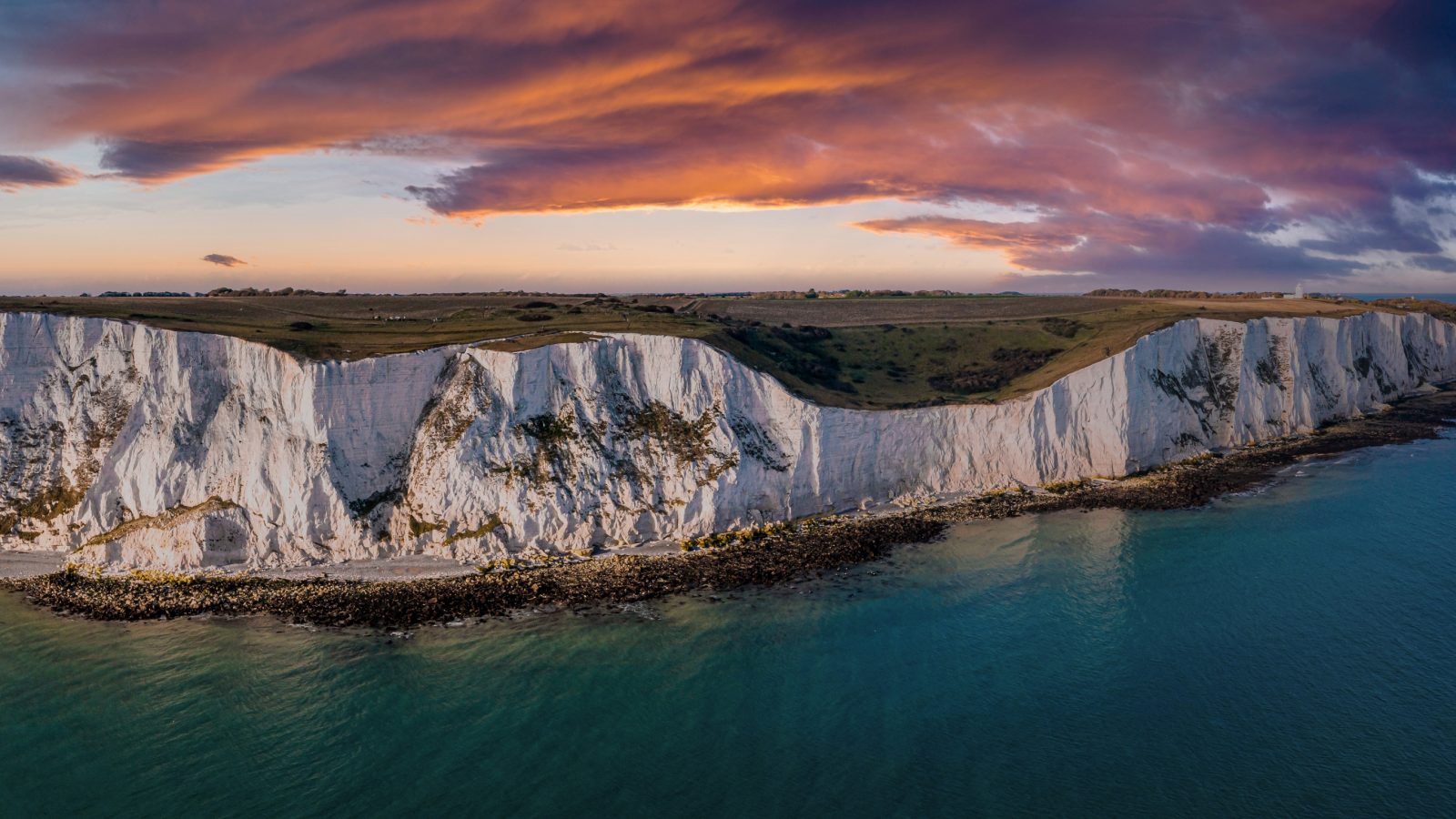 'From the flag to the white cliffs, Labour must embrace the symbols of ...