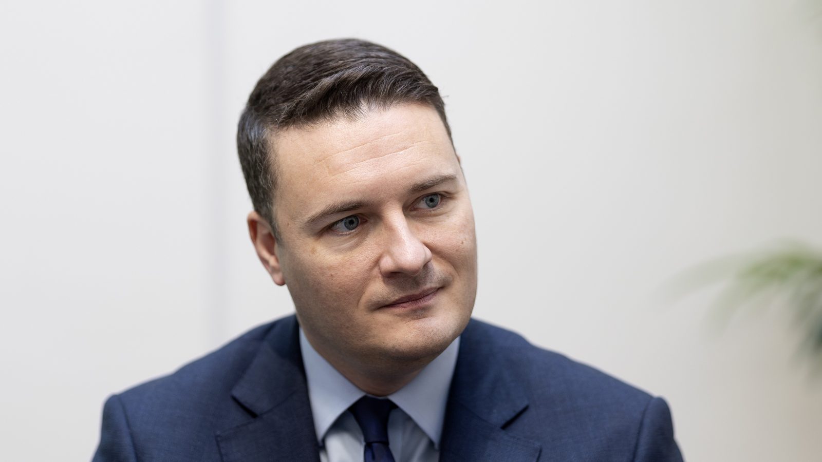Streeting would lose leadership contest against Keir Starmer, poll ...